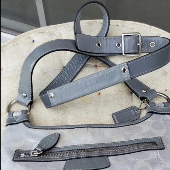 Coach | Bags | Coach Signature Penelope Hippie F4689 White Gray ...